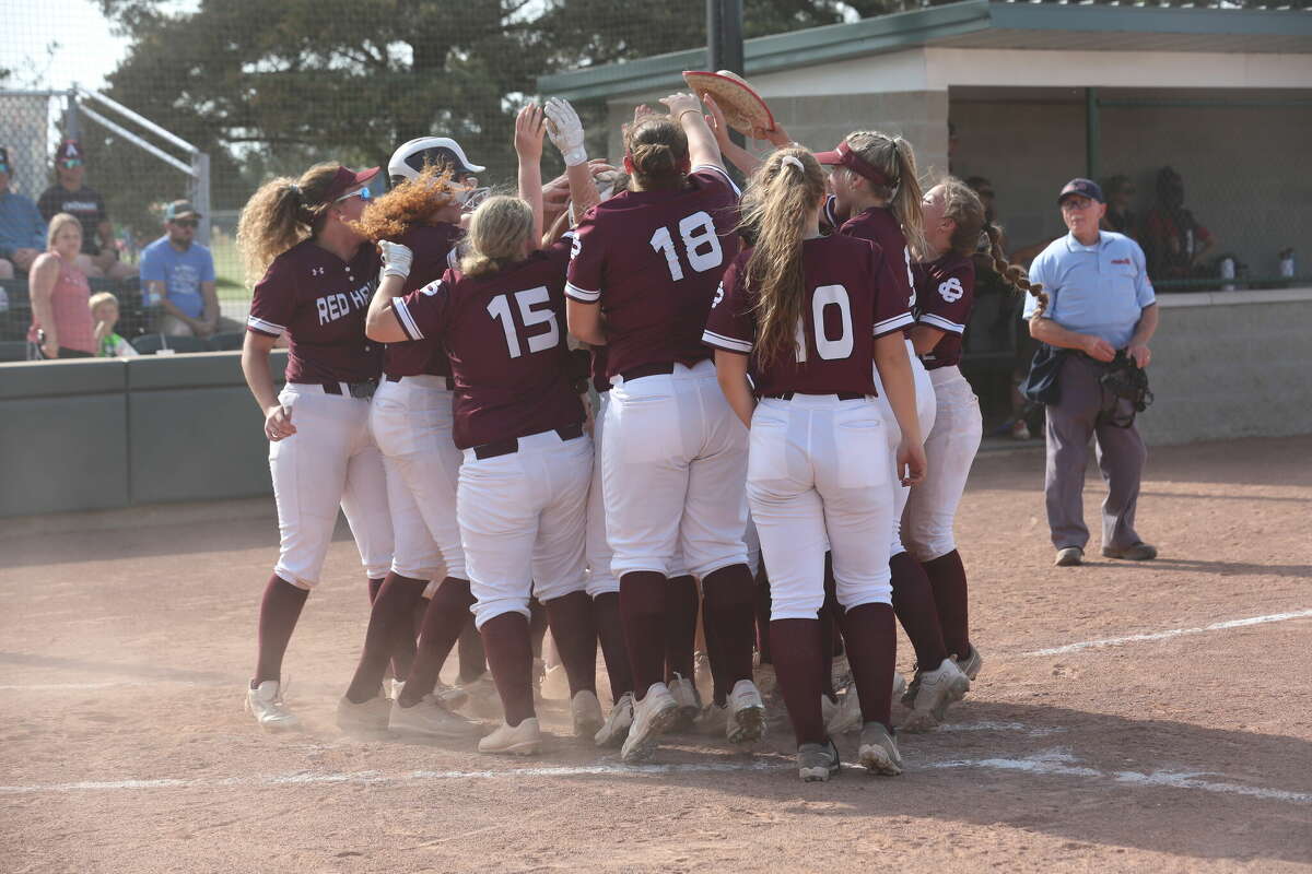 Cass City wins second straight softball district championship