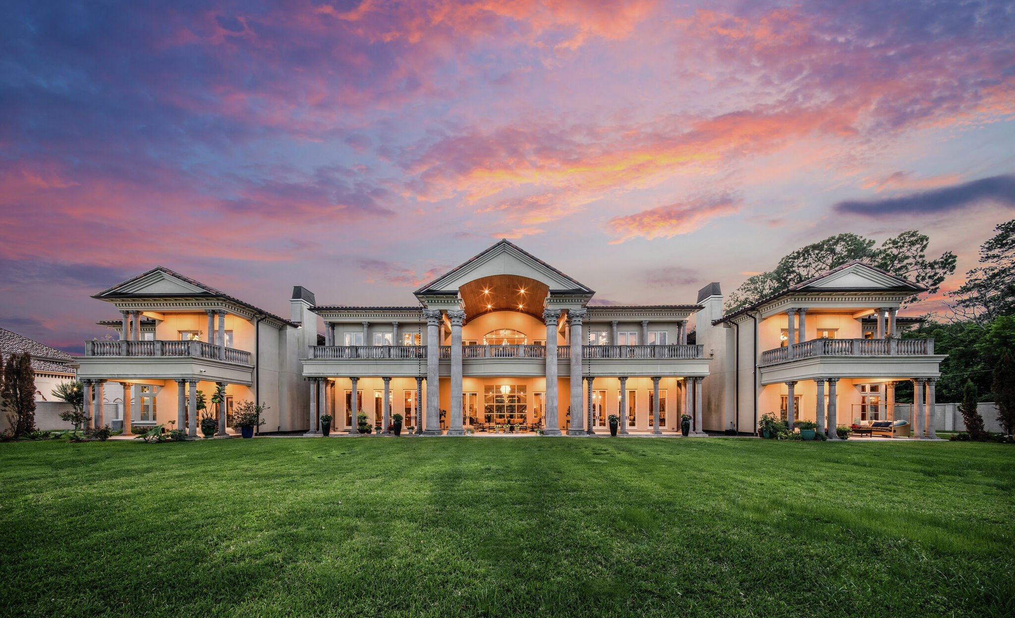 Decadent Houston villa offers private stables in quiet enclave