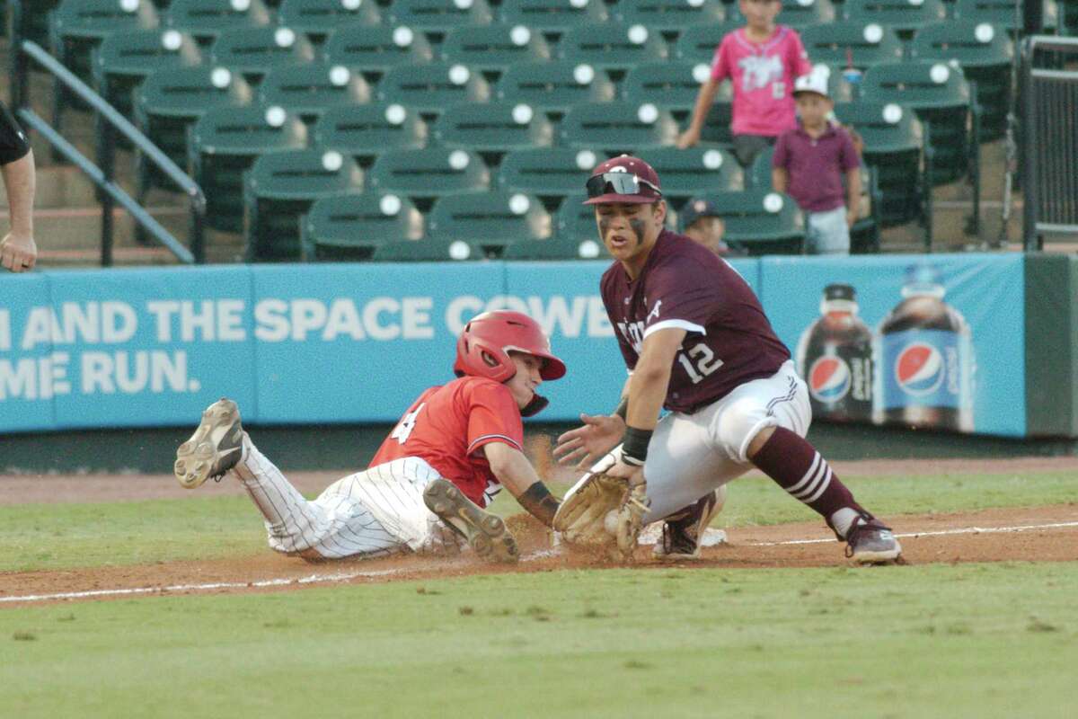 Pearland Oilers sweep Katy Tigers, advance to state tournament