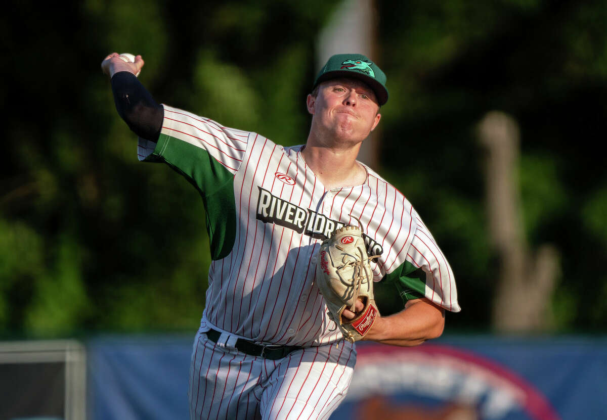 Alton River Dragons defeat Thrillville Thrillbillies in home opener