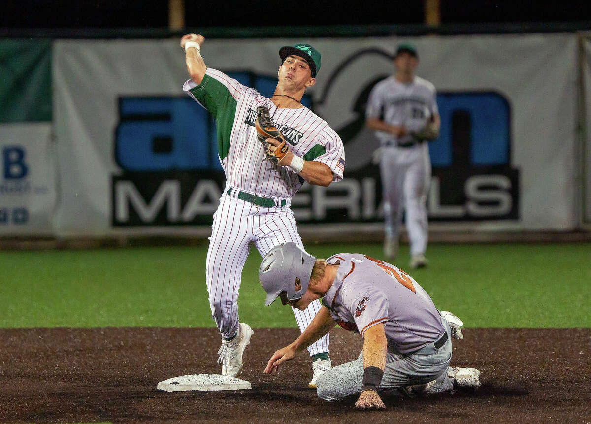 Alton River Dragons defeat Thrillville Thrillbillies in home opener