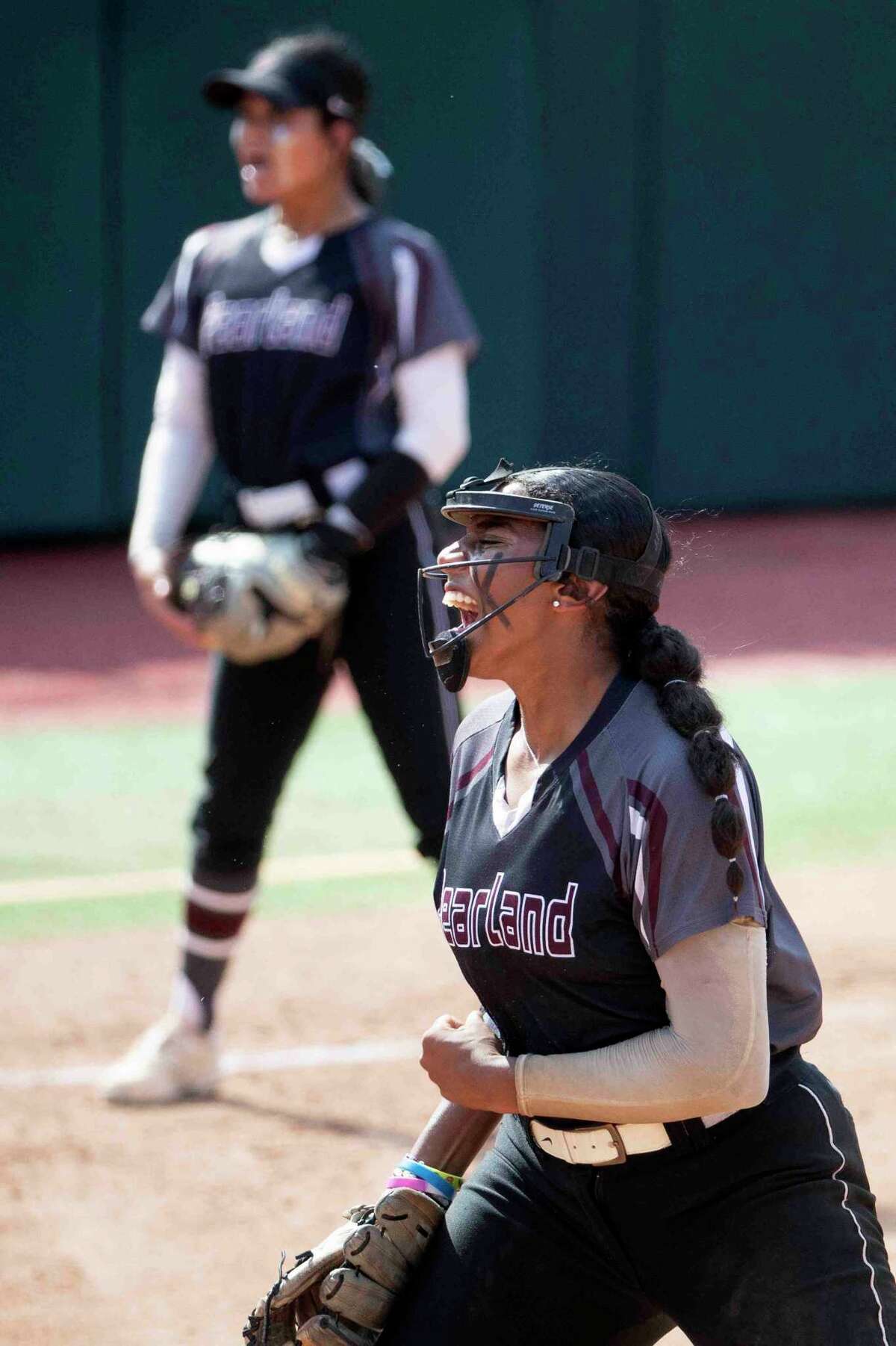 Pearland Oilers secure third state softball championship