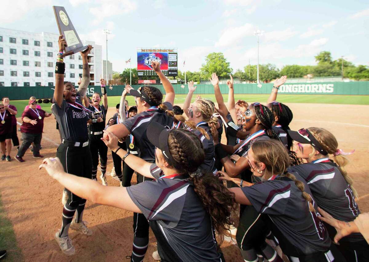 Pearland Oilers secure third state softball championship