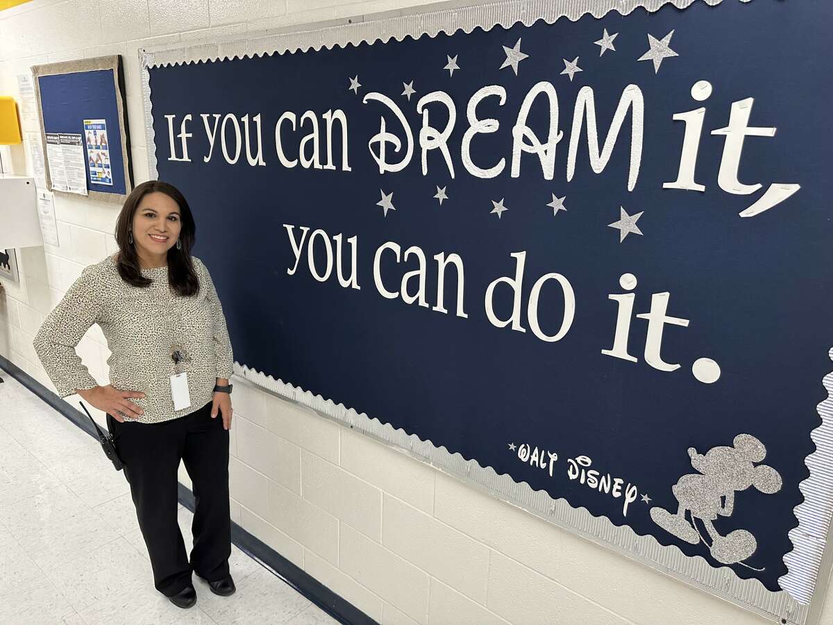 UISD principal receives H-E-B Excellence in Education award