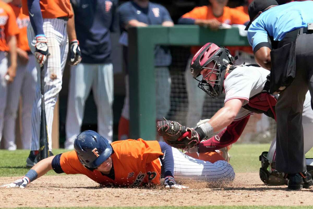 Stanford baseball edges Cal State Fullerton to stay alive in regional