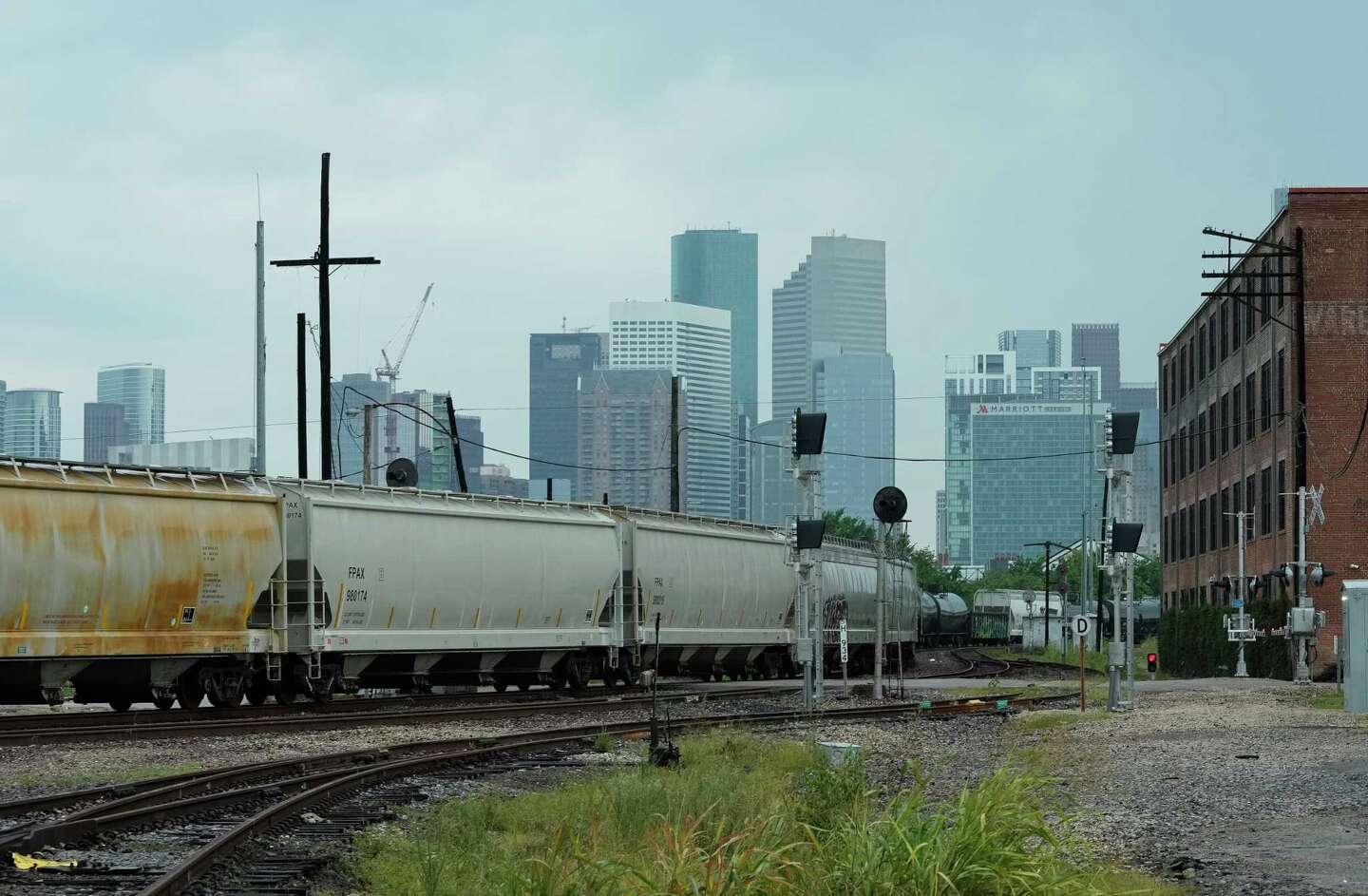 Houston light rail vs. freight trains: Key differences explained