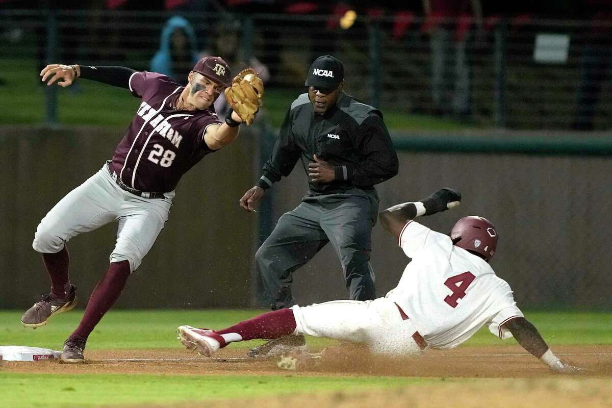 Pitching sparks Stanford to regional-clinching win over Texas A&M