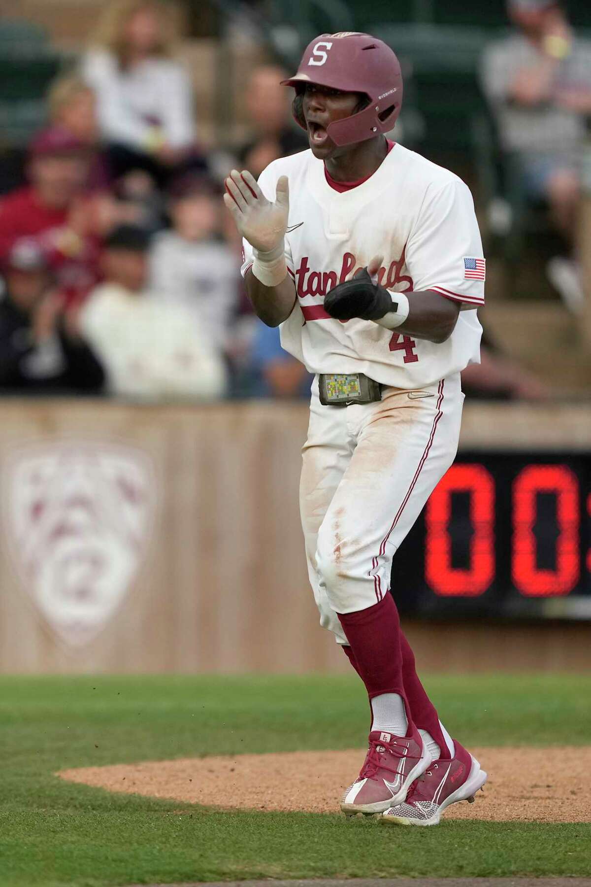 Pitching sparks Stanford to regional-clinching win over Texas A&M