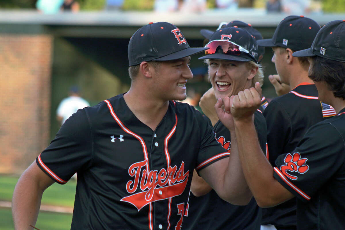 Defending state champion Edwardsville Tigers headed back to state