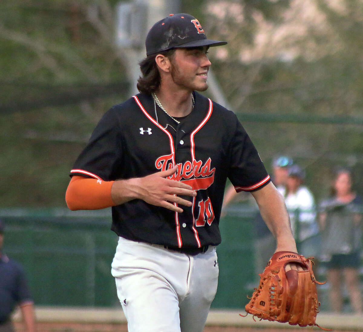 Defending state champion Edwardsville Tigers headed back to state