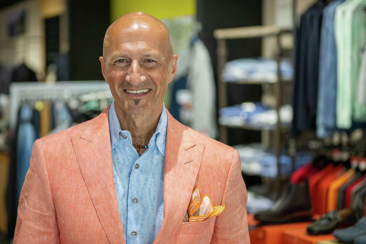 Albany legend, Amore Clothing, closes its doors