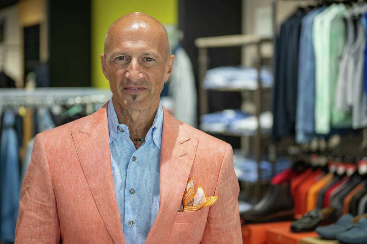 Albany legend, Amore Clothing, closes its doors