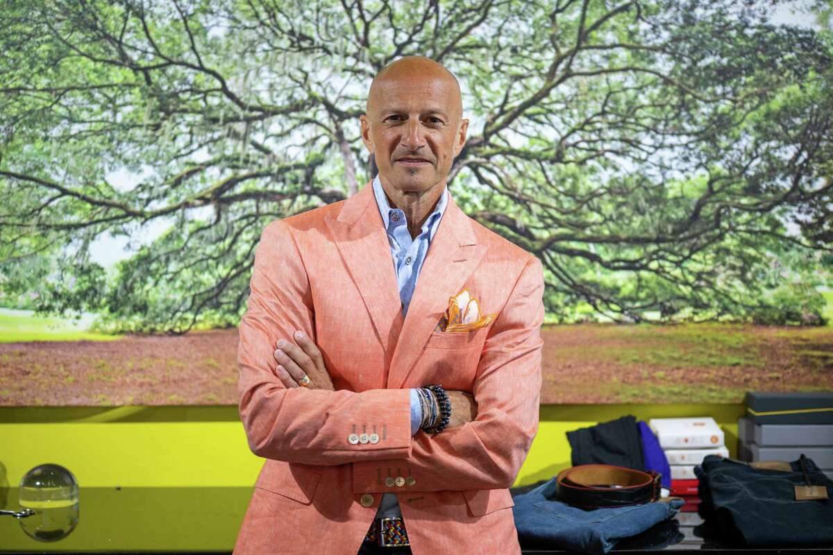 Albany legend, Amore Clothing, closes its doors