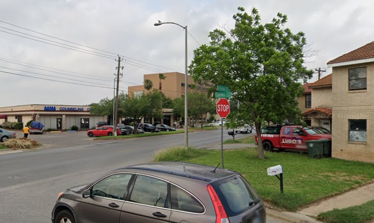 'Erratic' man with gun dies in Laredo, narcotics suspected