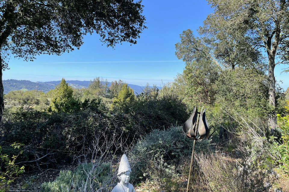 Inside one of the Bay Area’s last 1960s-style communes