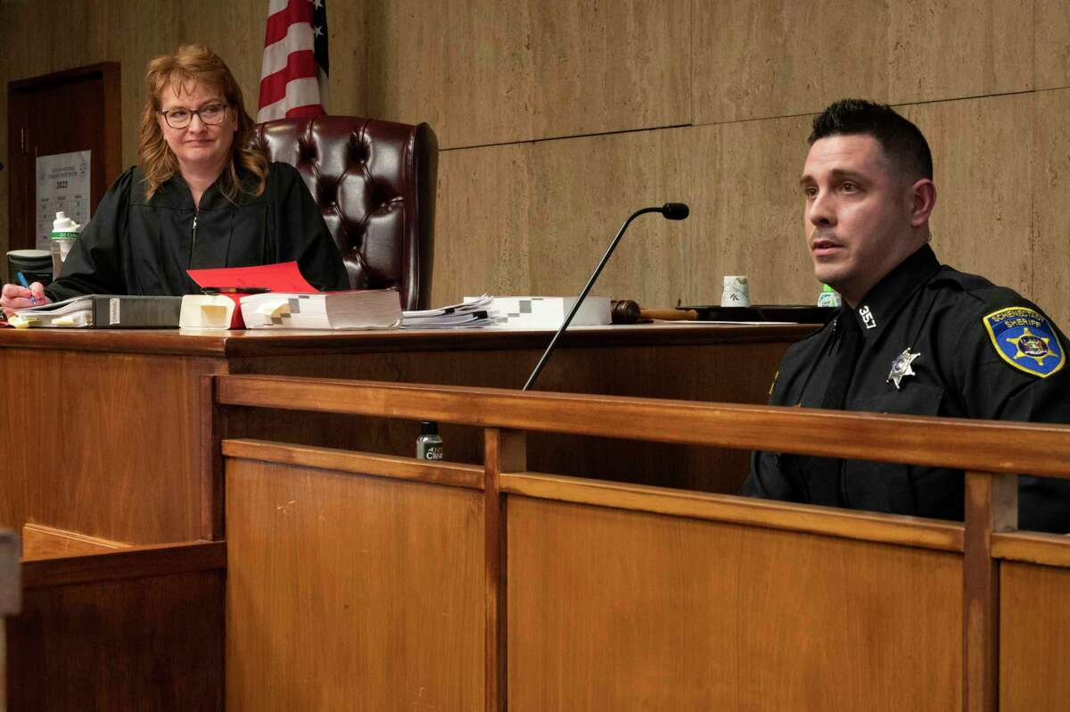Lawyer says man in double-murder case was not read rights