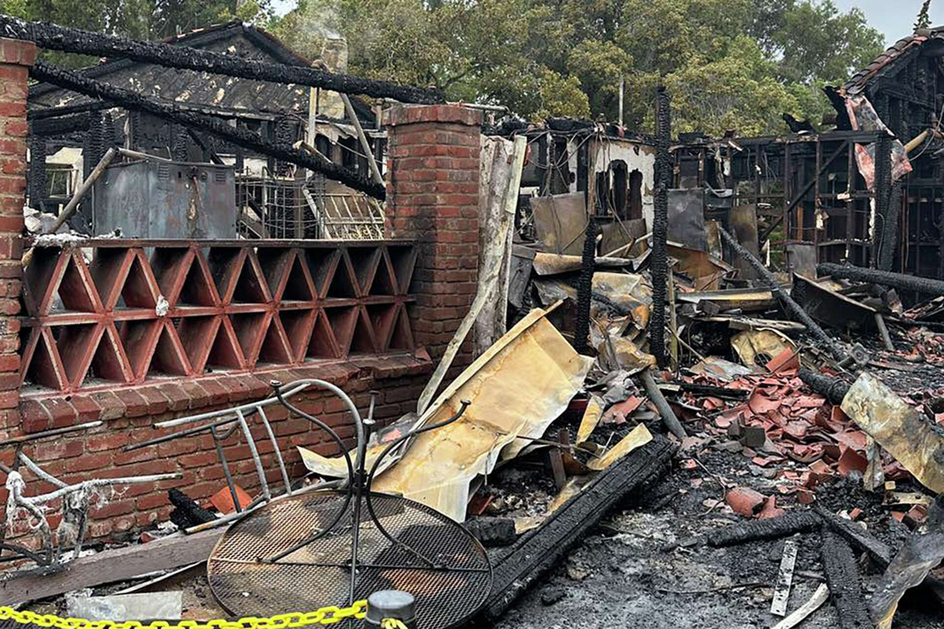 Fire destroys historic Bay Area golf course clubhouse