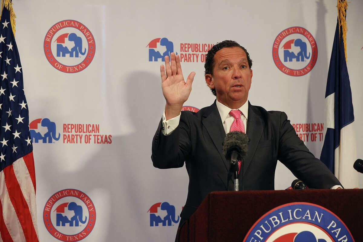 Ken Paxton lawyer Tony Buzbee blasts impeachment, predicts long trial