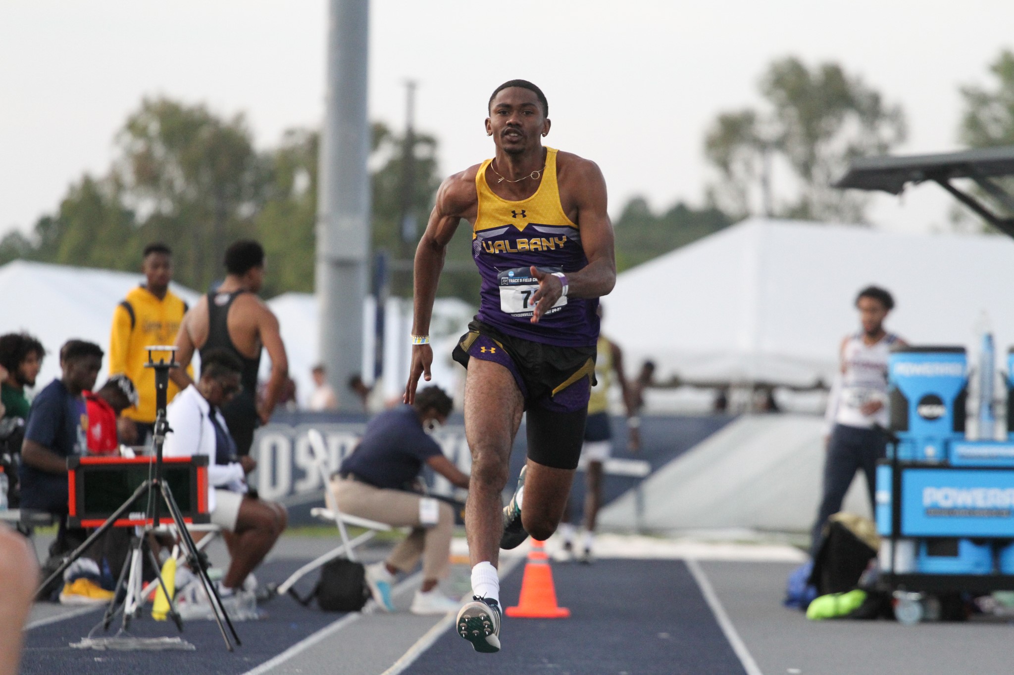 UAlbany's Louis Gordon breaks record, makes All-American