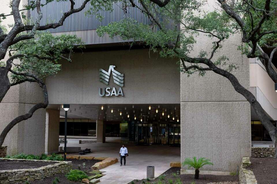 Leadership change at USAA Bank as president steps down