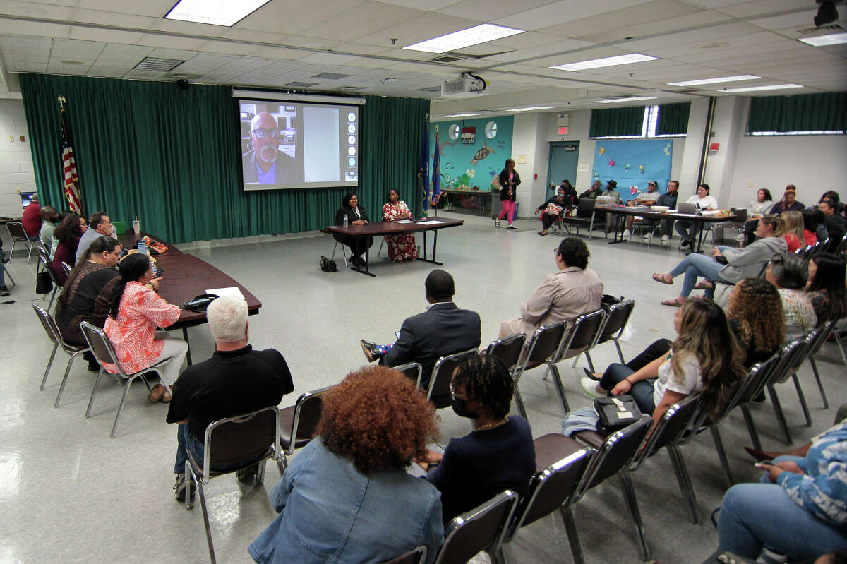 Bridgeport names two finalists for superintendent position