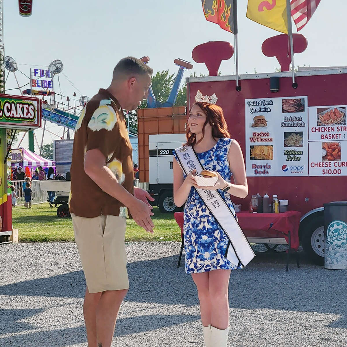 'Carnival Eats' episode feasts on J&D Rolling Smoke BBQ's Fat Sammy