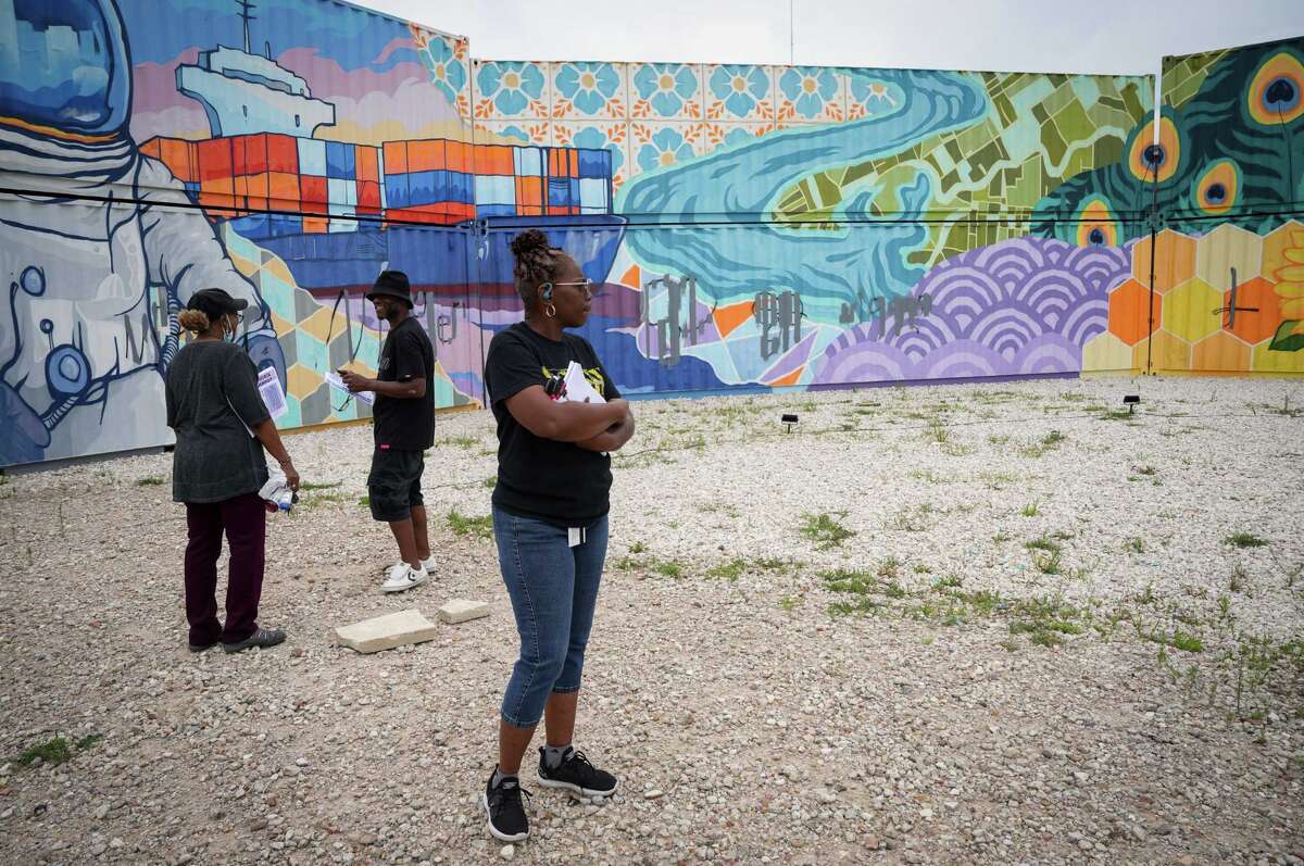 Fifth Ward mural was vandalized by racist graffiti, community upset