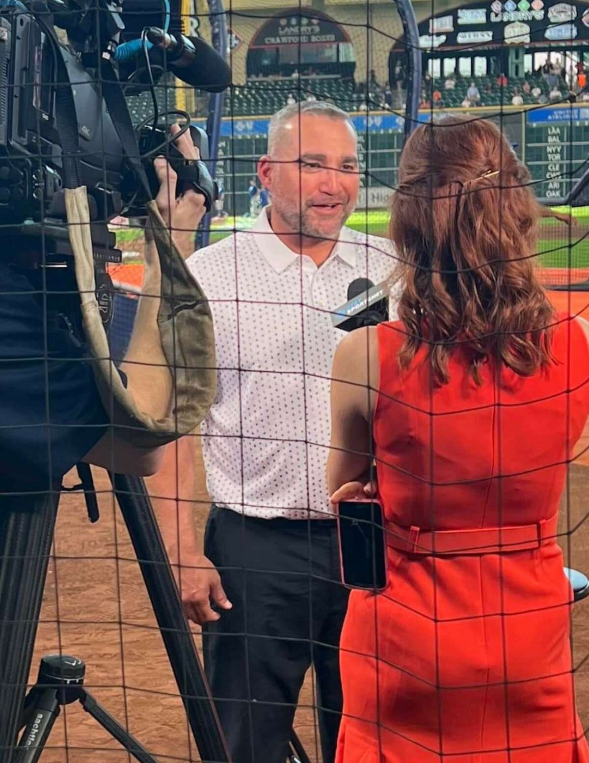 Astros Spanish broadcaster Gene Flores enjoying stint with team