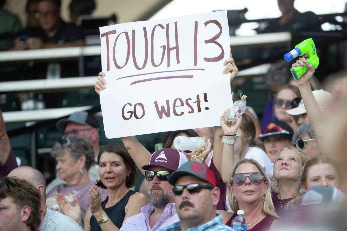 Magnolia West hangs on over Argyle for first state title