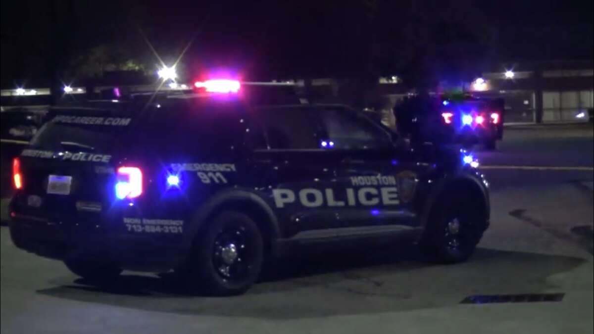 North Houston shooting leaves two dead outside strip club, police say