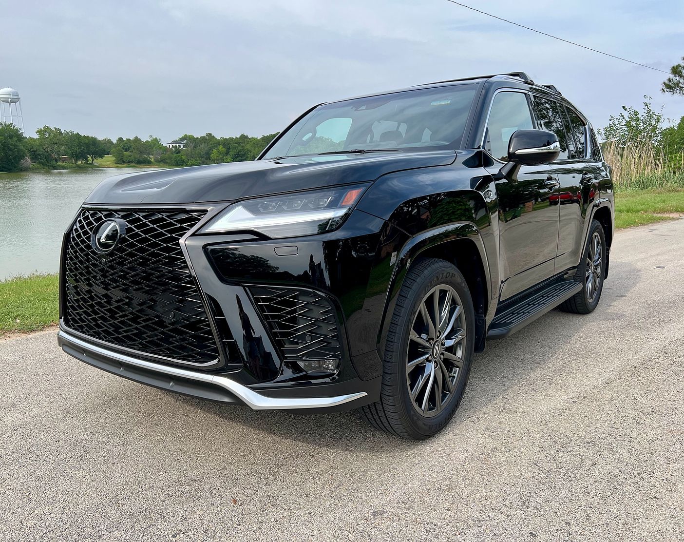 REVIEW: 2023 Lexus LX 600 F Sport Handling