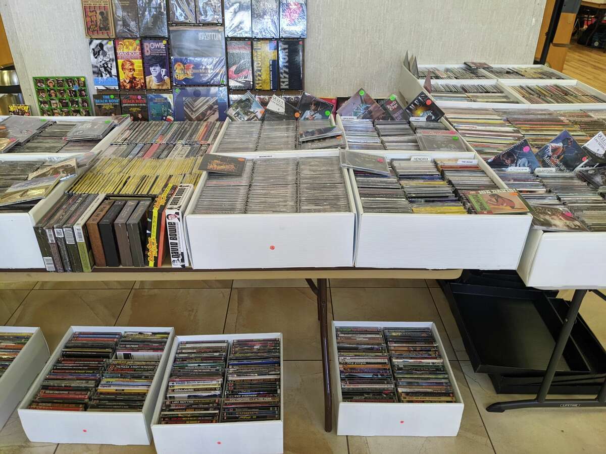 Vinyl Record Show in Pasadena this weekend brings 45 vendors