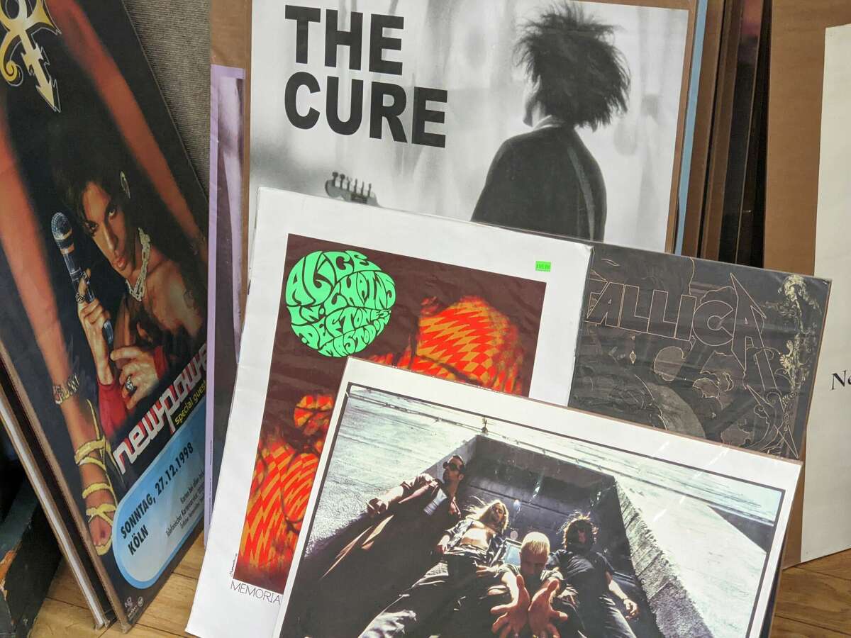 Vinyl Record Show in Pasadena this weekend brings 45 vendors