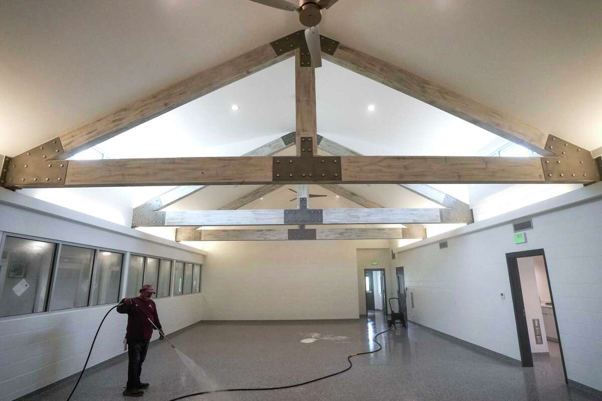 Montgomery County pet resort lets your dogs live in luxury