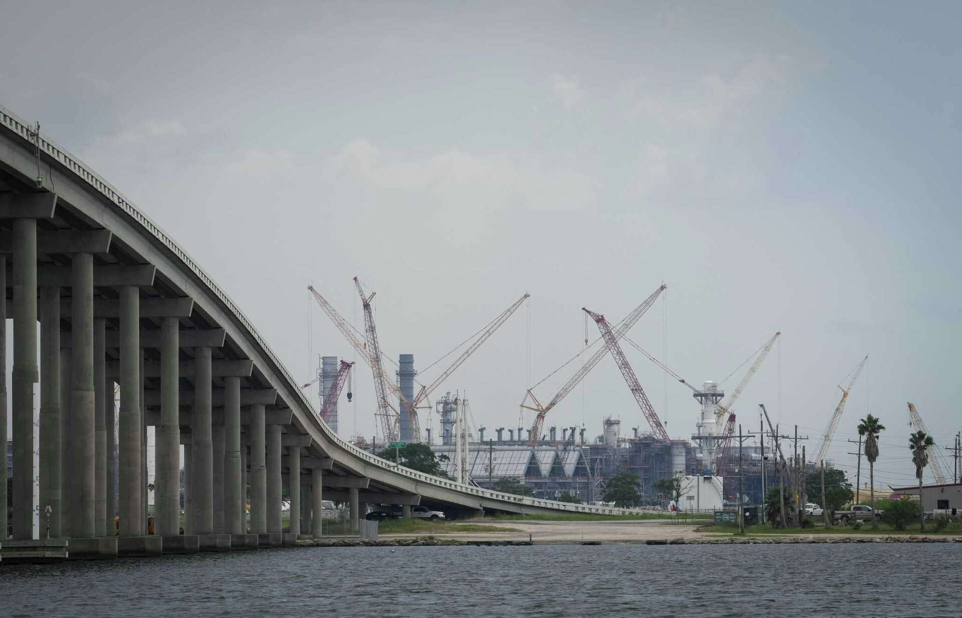 Golden Pass and Zachry discuss potential settlement as project idles