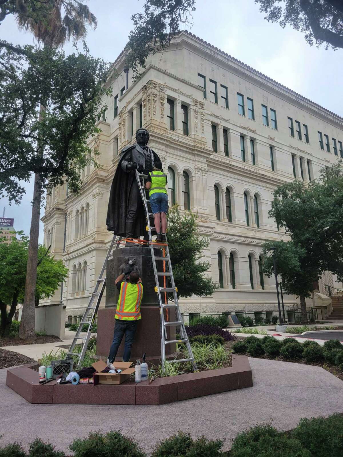 Texas Centennial statue at San Antonio City Hall gets a makeover