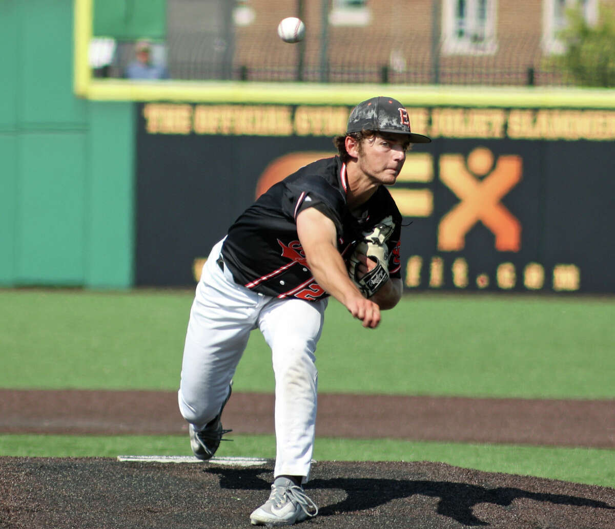 Edwardsville leaves York 'shell-shocked' in state semifinals