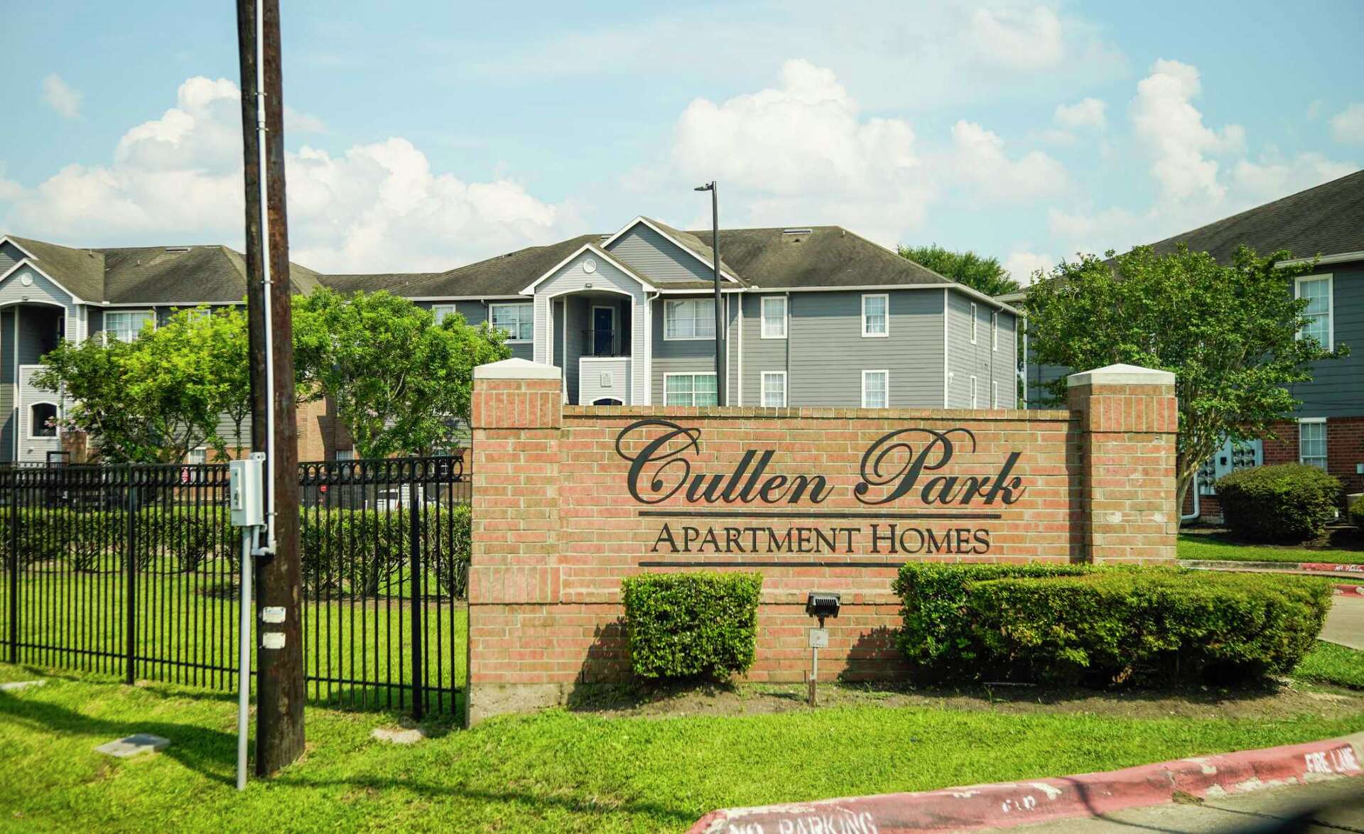 Houston police response times by neighborhood for 911 calls