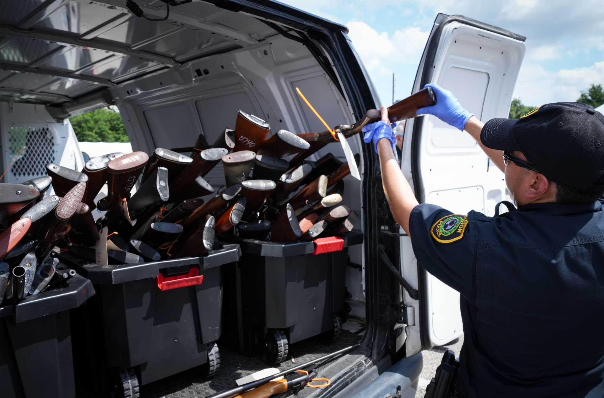 Houston's 4th gun buyback collects over 1,400 firearms