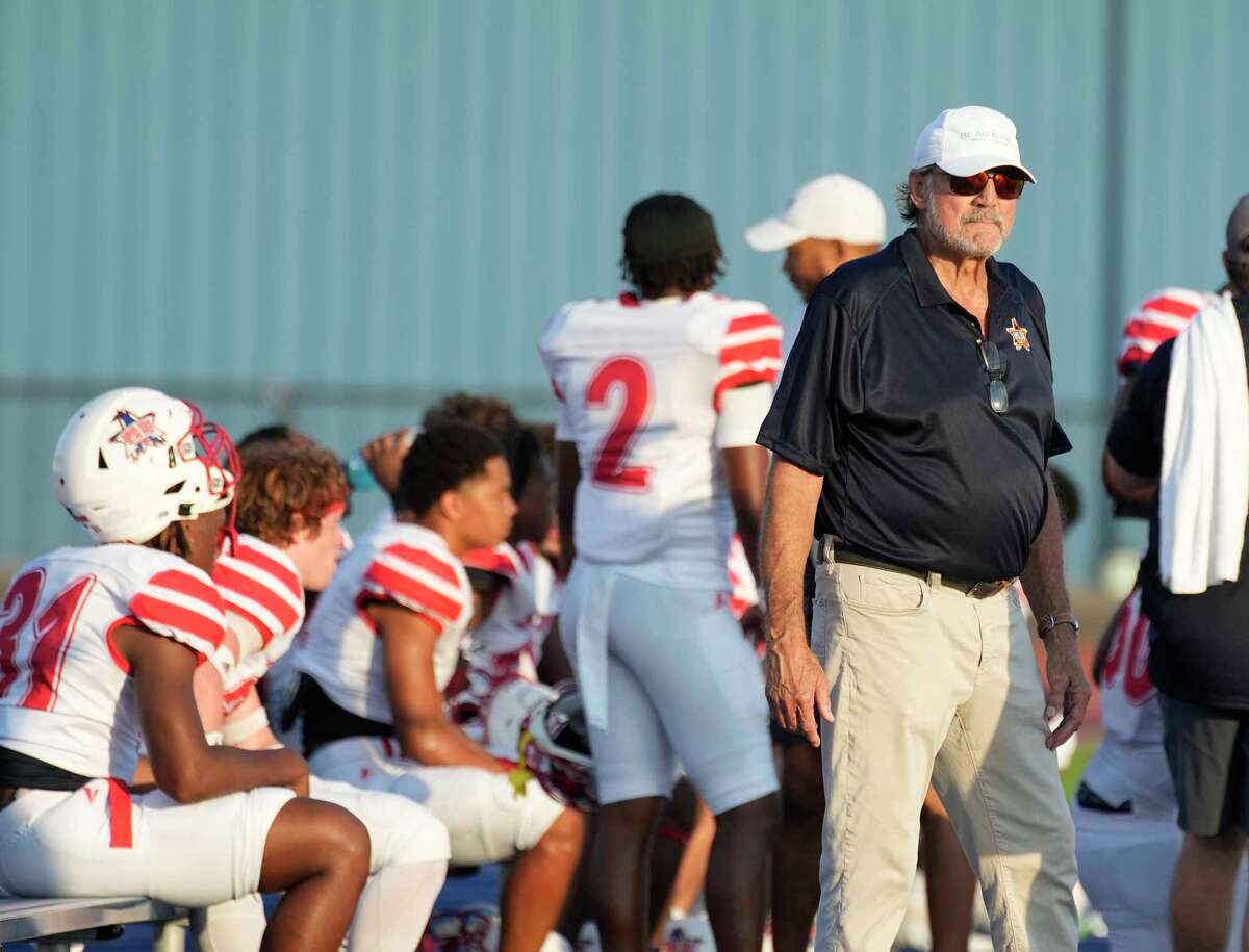 High school football: East cruises past West in Bayou Bowl