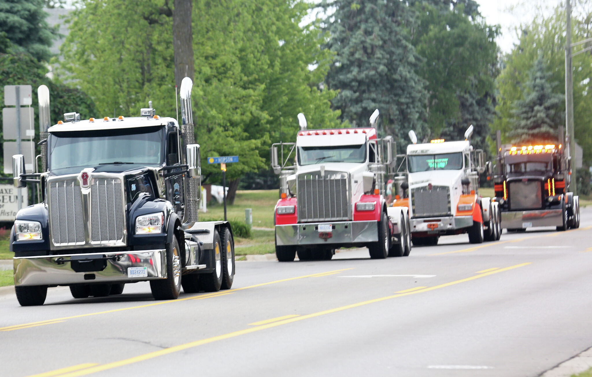 Harbor Beach truck convoy makes it way through Huron County