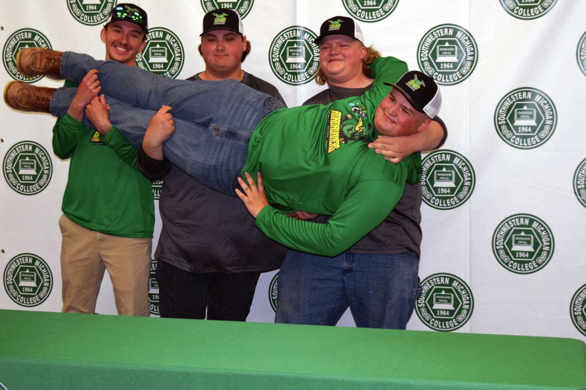 Midland High graduates win their first college fishing tournament