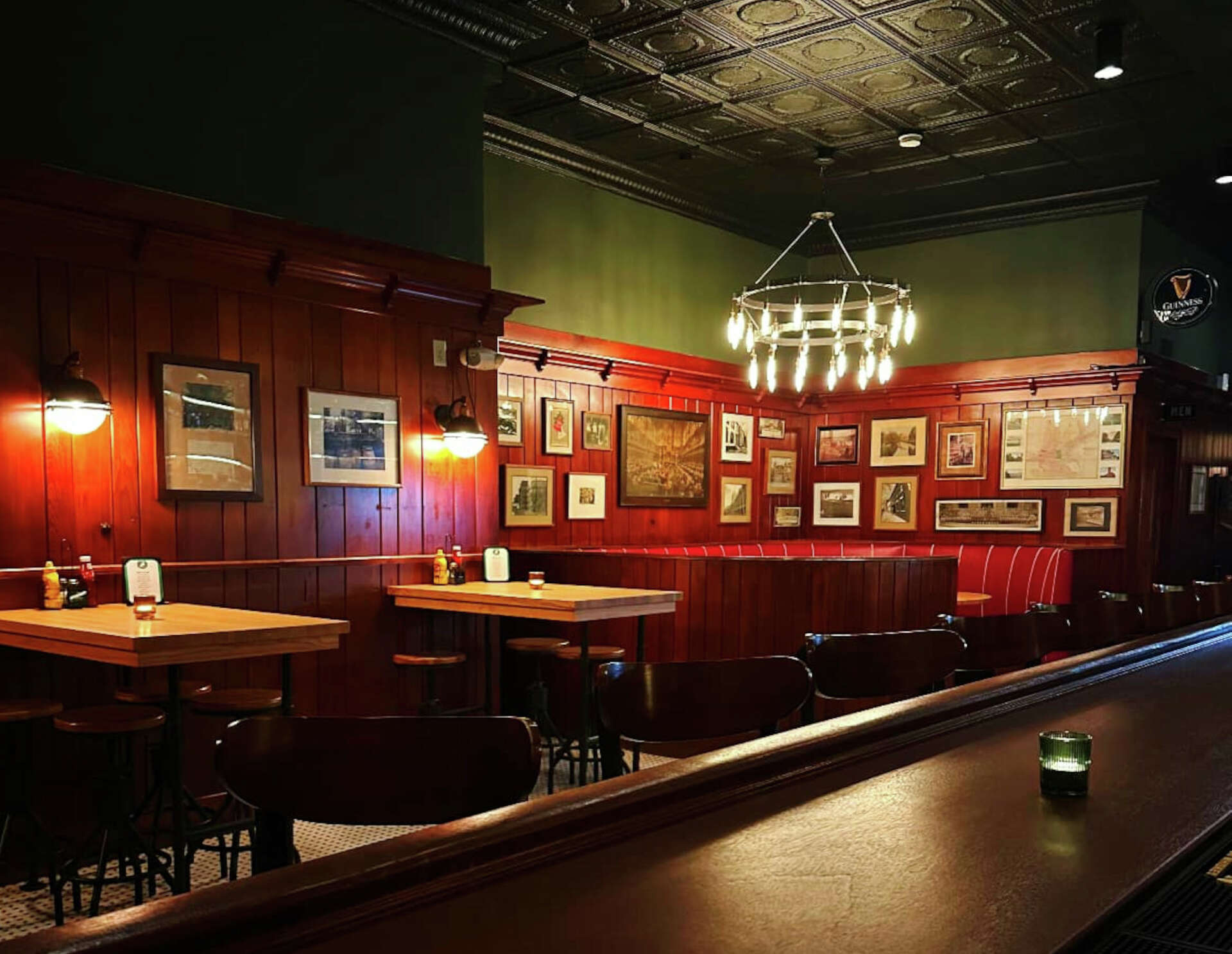 Smiths Public House opens on Remsen Street in Cohoes