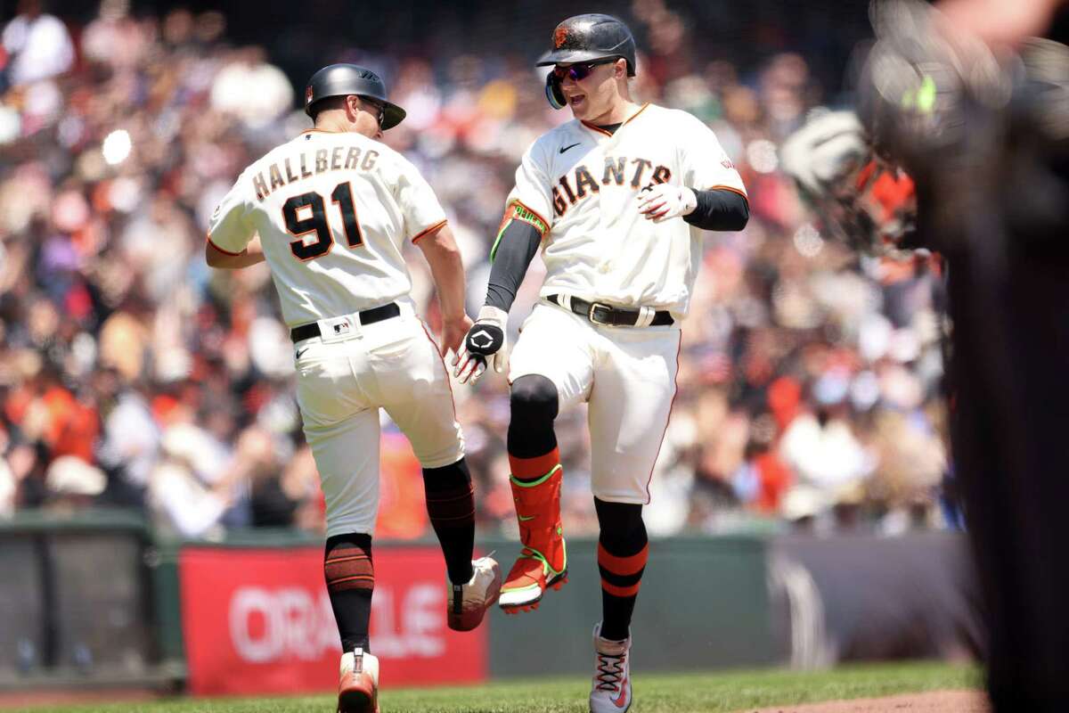 Giants’ Joc Pederson warming up, smacks two HRs in 13-3 rout of Cubs