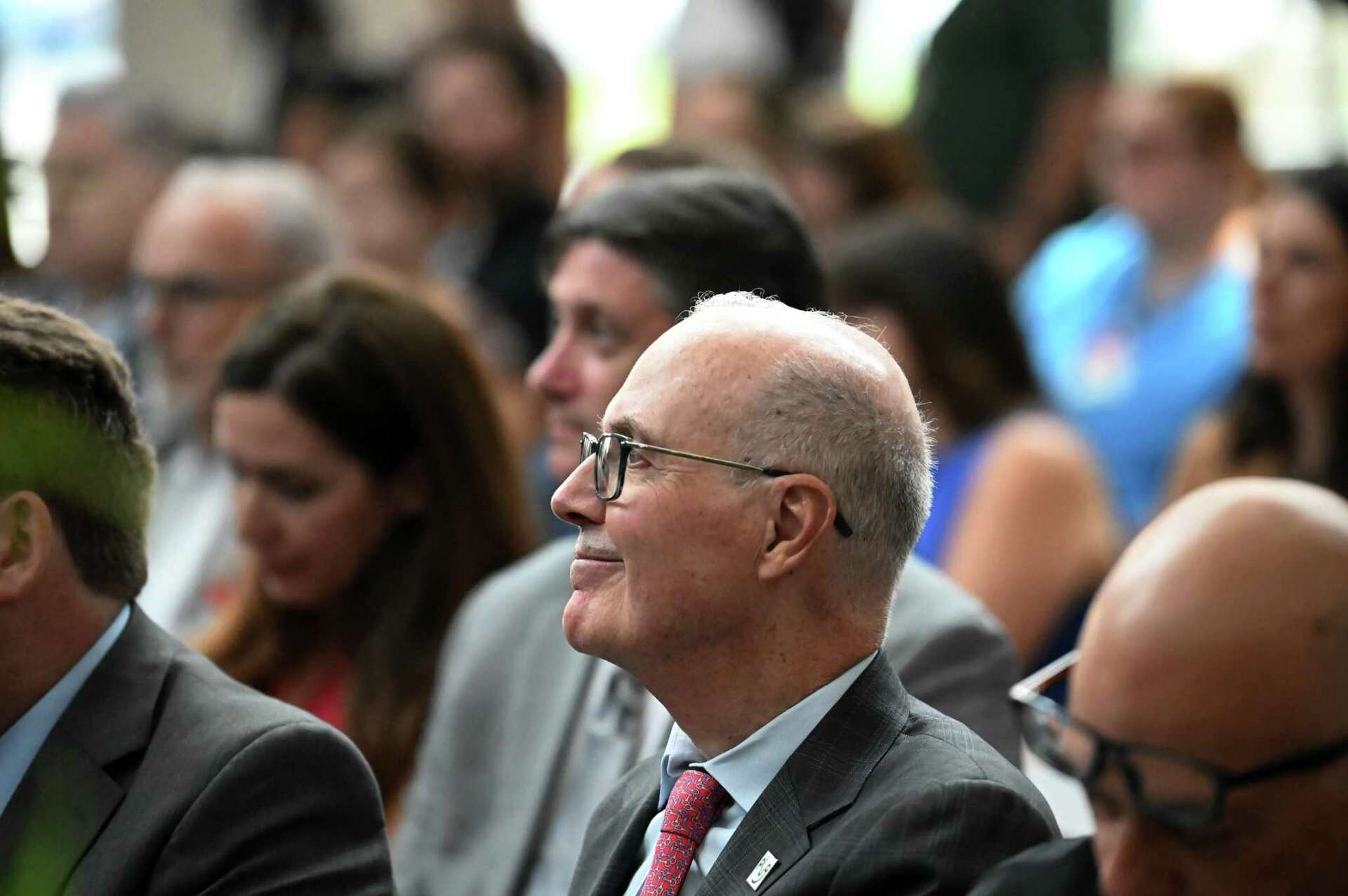 Plug installs first hydrogen electrolyzer at Amazon warehouse