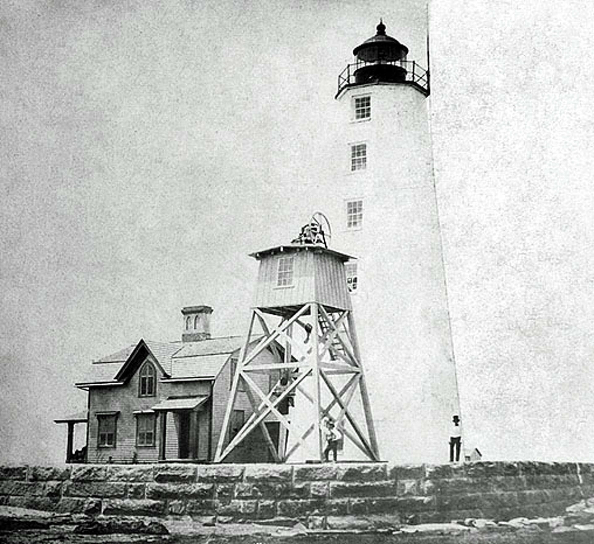 Lighthouse keeper's granddaughter has ties to Saybrook lighthouse