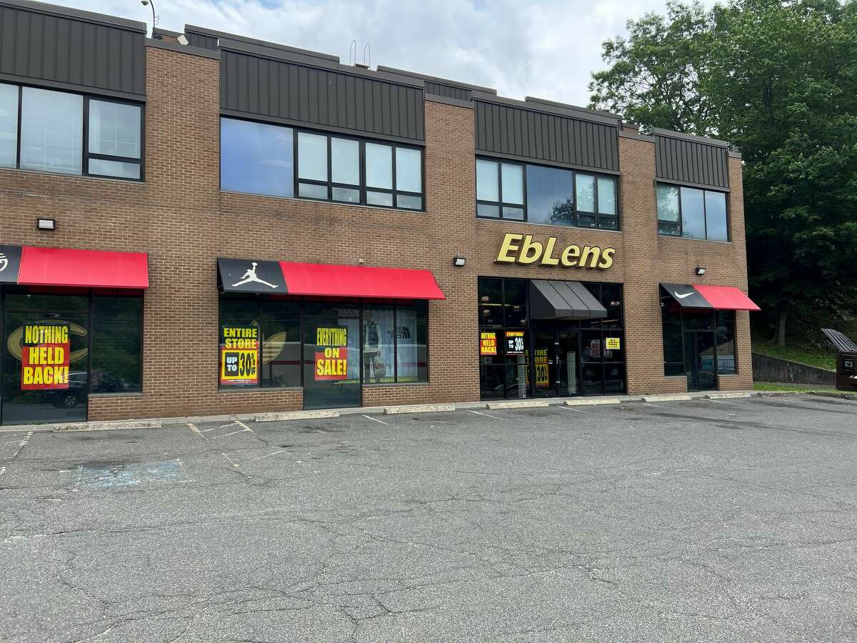 EbLens to close all of its stores this summer, including 18 in CT