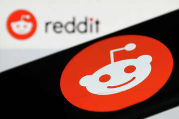 Reddit blackout crashes site as moderators revolt against CEO