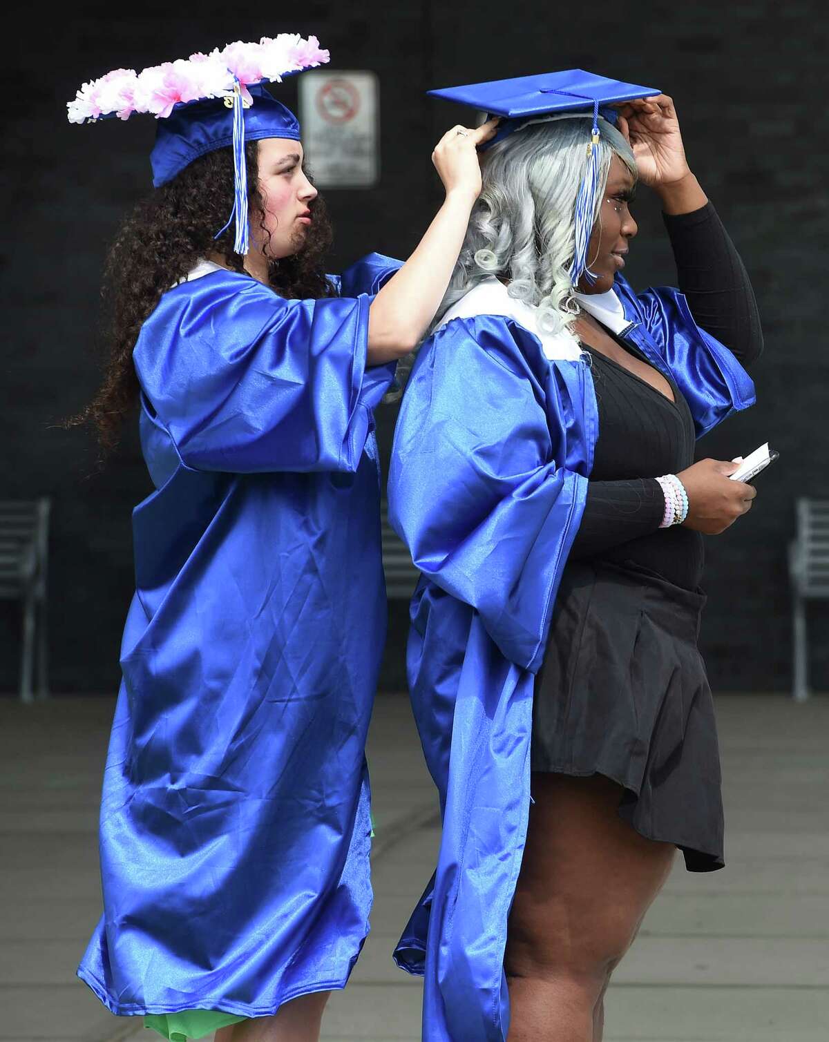 Crowd turns out to celebrate West Haven High graduates