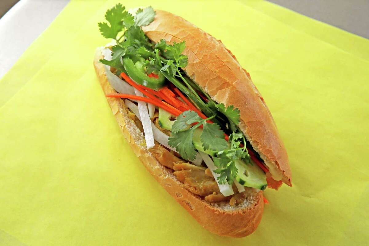 Vietnamese cafe 3 Bottled fish opens in Oakland